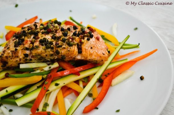 File de somon sub crusta de piper | Retete culinare | Gustos.ro