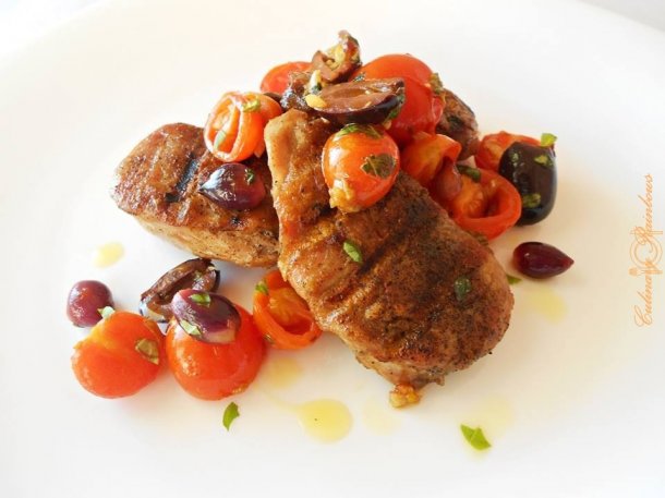 Steak de porc cu sos vierge | Retete culinare | Gustos.ro