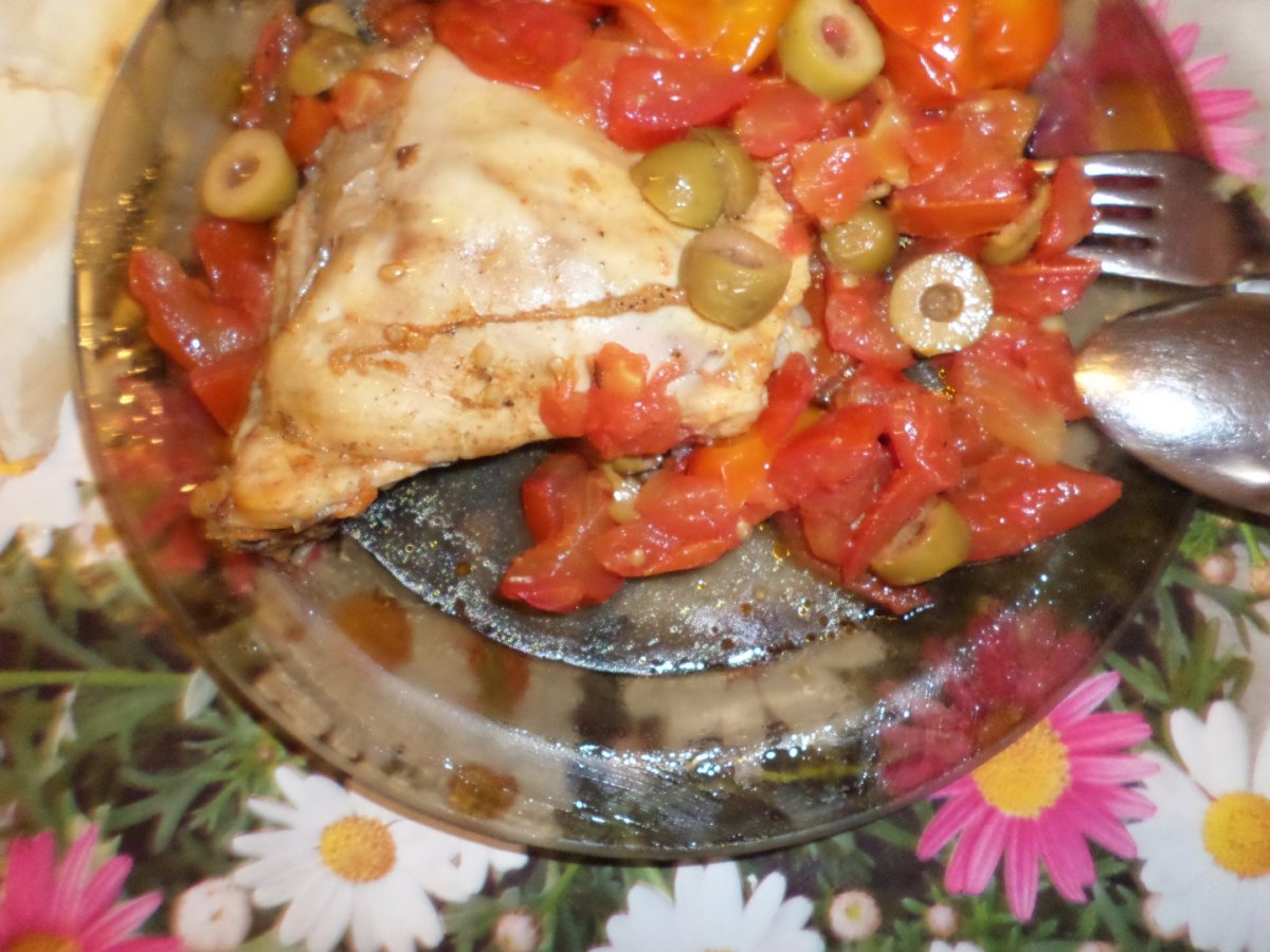 Pasare cu rosii si masline la punga! | Retete culinare | Gustos.ro