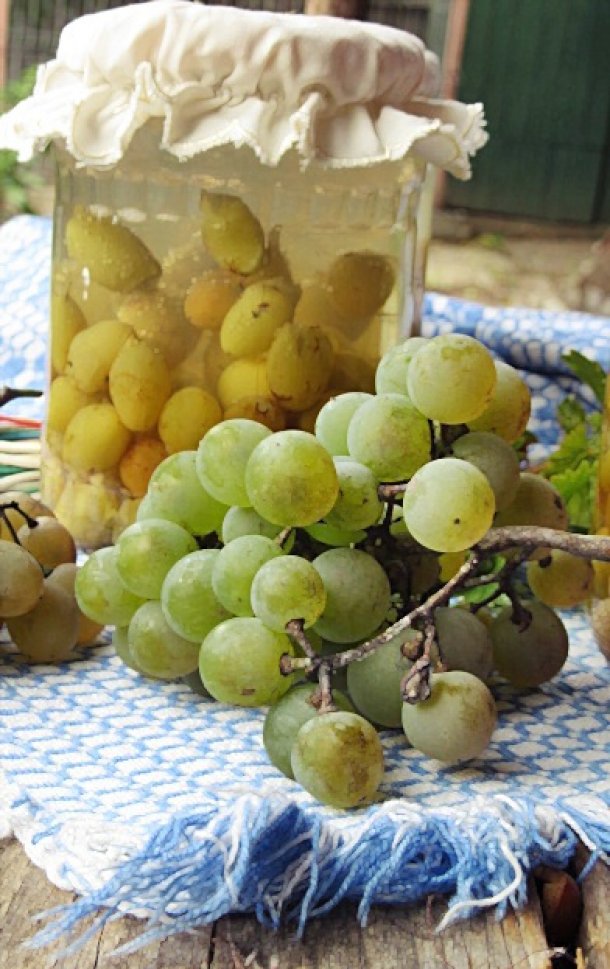 Compot de struguri albi | Retete culinare | Gustos.ro