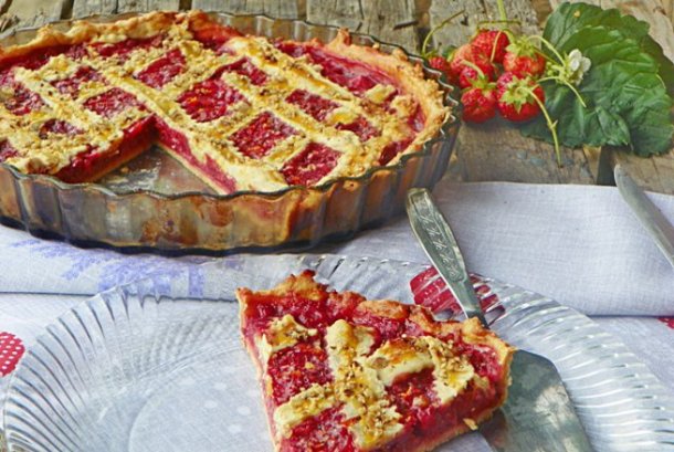 Tarta cu capsuni | Retete culinare | Gustos.ro