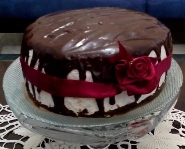 "Tort Festiv " cu blat de ciocolata si nuca si trei creme distincte ...