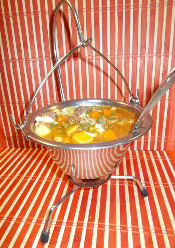 Gulas de strut | Retete culinare | Gustos.ro