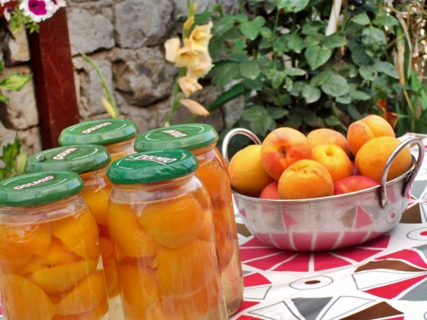 Compot de caise pentru iarna | Retete culinare | Gustos.ro