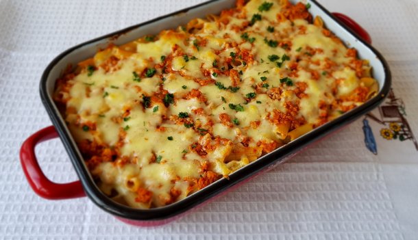 Paste cu carne tocata de pui si mozzarella. Reteta simpla si delicioasa ...