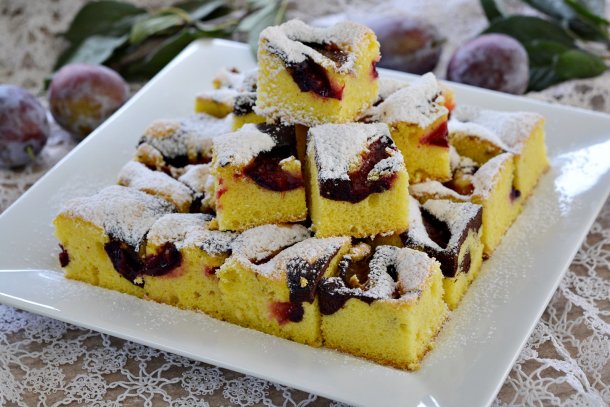 Pandispan cu prune si cacao. Cea mai simpla si gustoasa prajitura cu ...