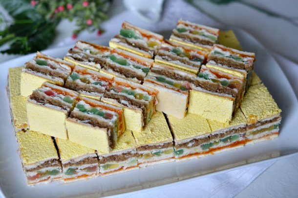 Prajitura Domino. Reteta veche cu foi si 3 umpluturi delicioase ...